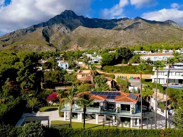 Villa/House For Sale in The Golden Mile - HH-15807165