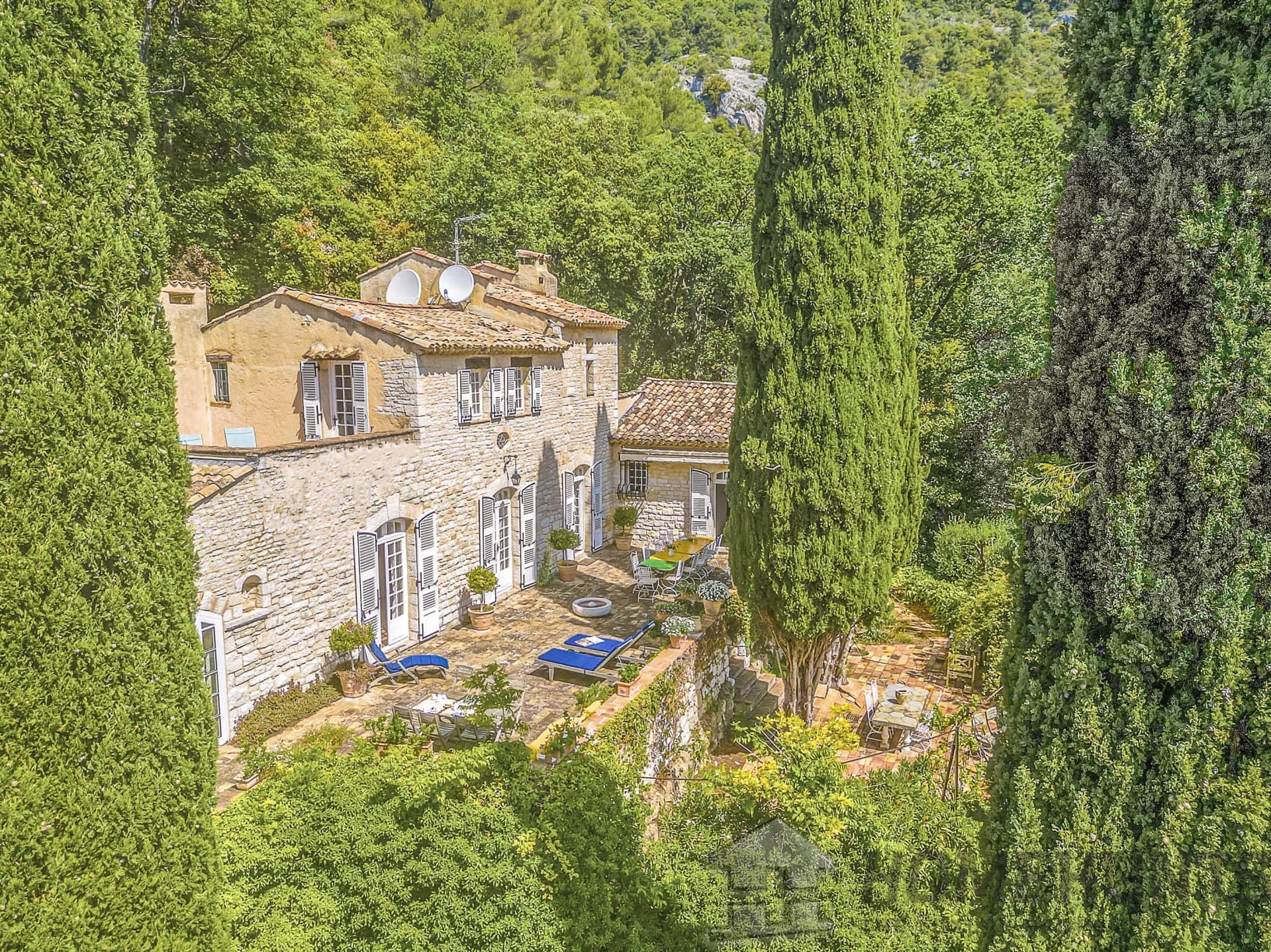 Villa/House For Sale in Tourrettes Sur Loup - HH-15061036