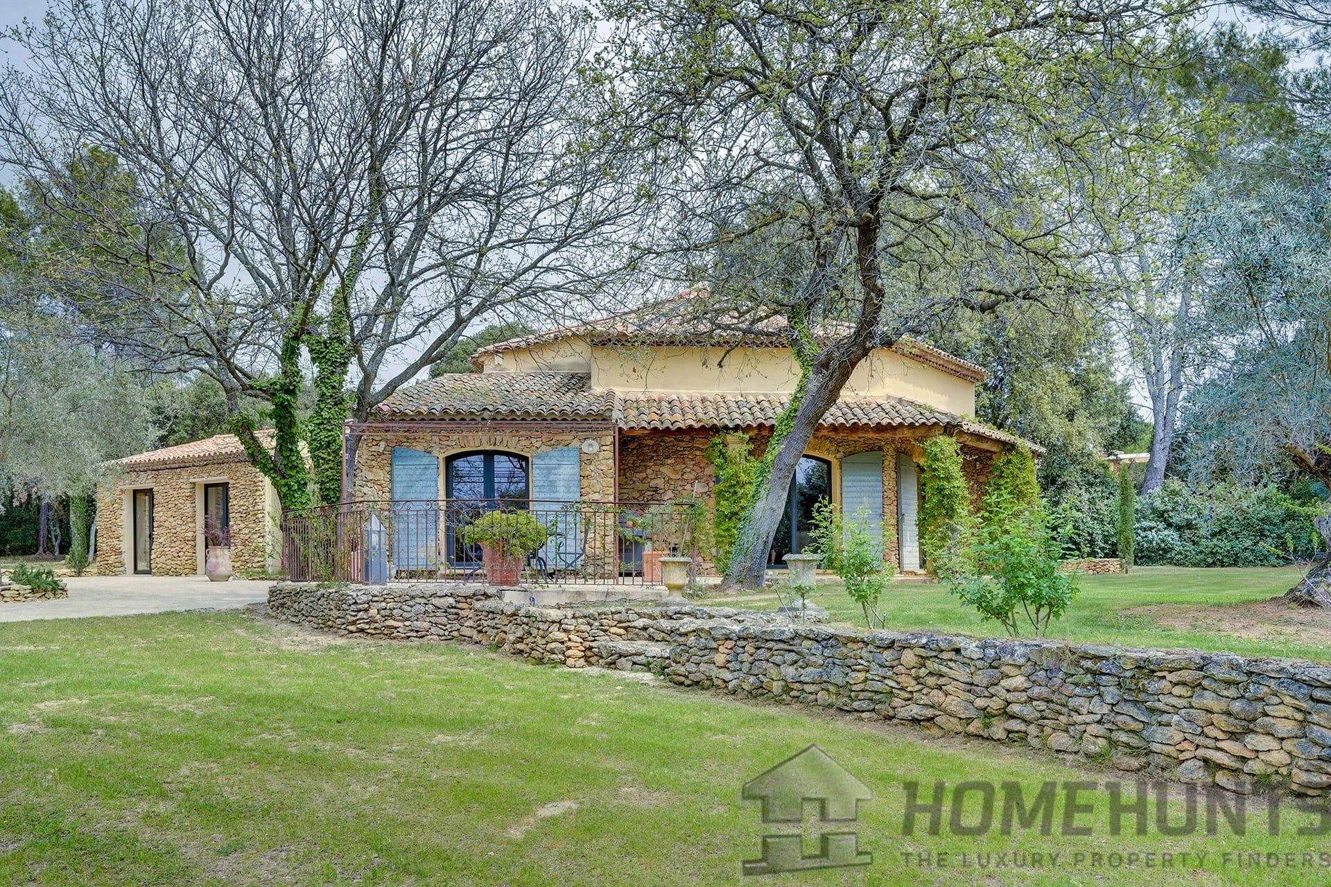 Villa/House For Sale in Rognes - HH-15344769