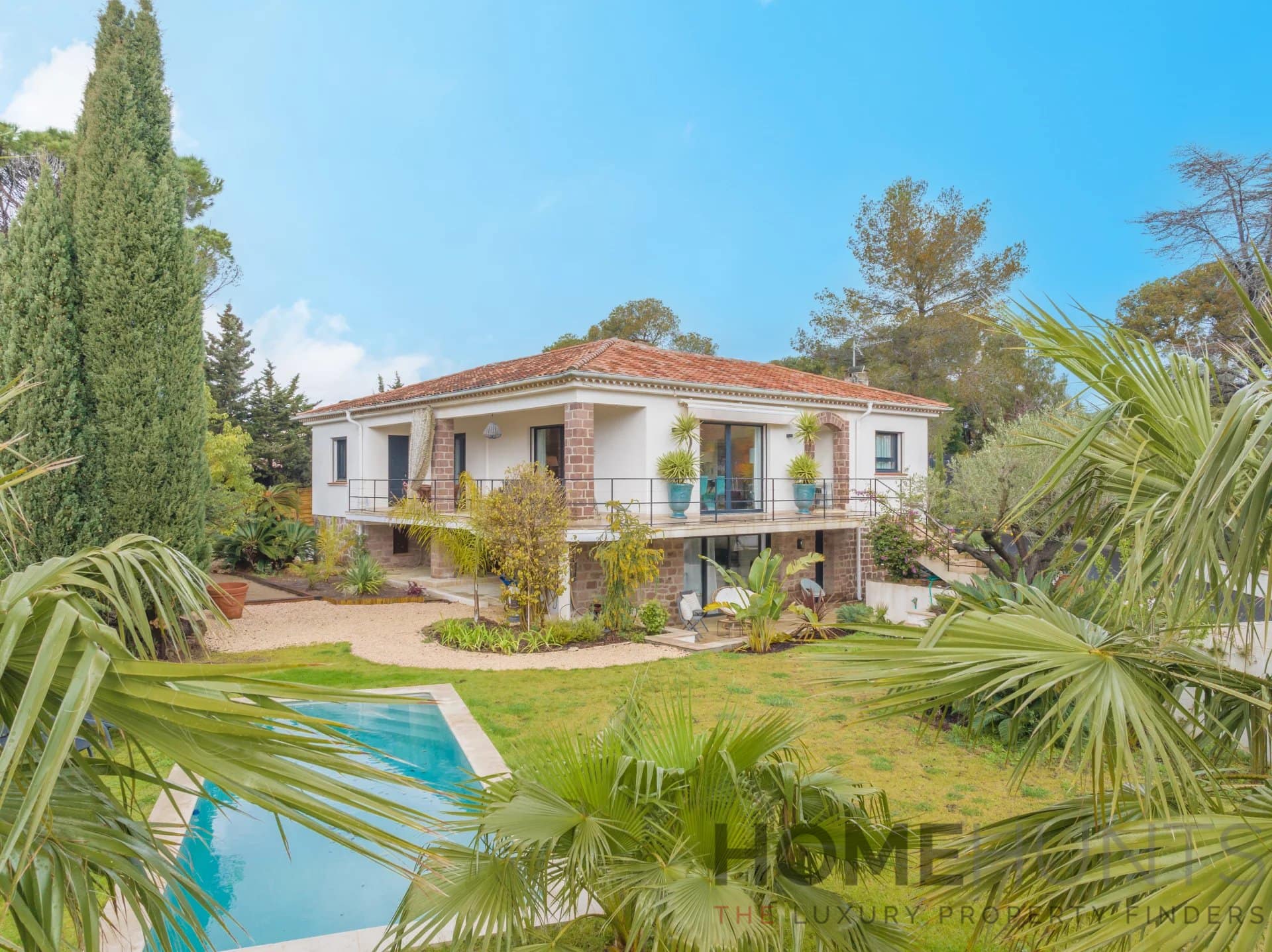 Villa/House For Sale in St Raphael - HH-15735703