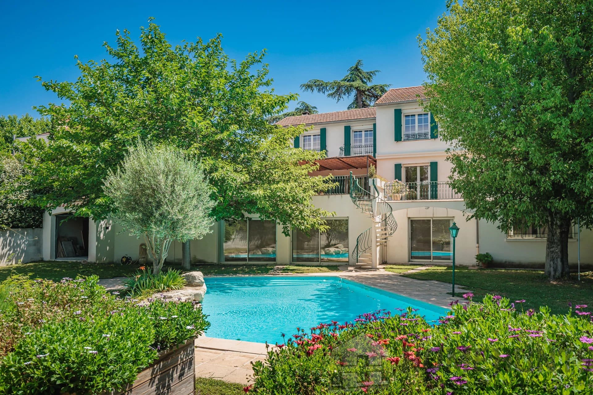 Villa/House For Sale in Arles - HH-15315247