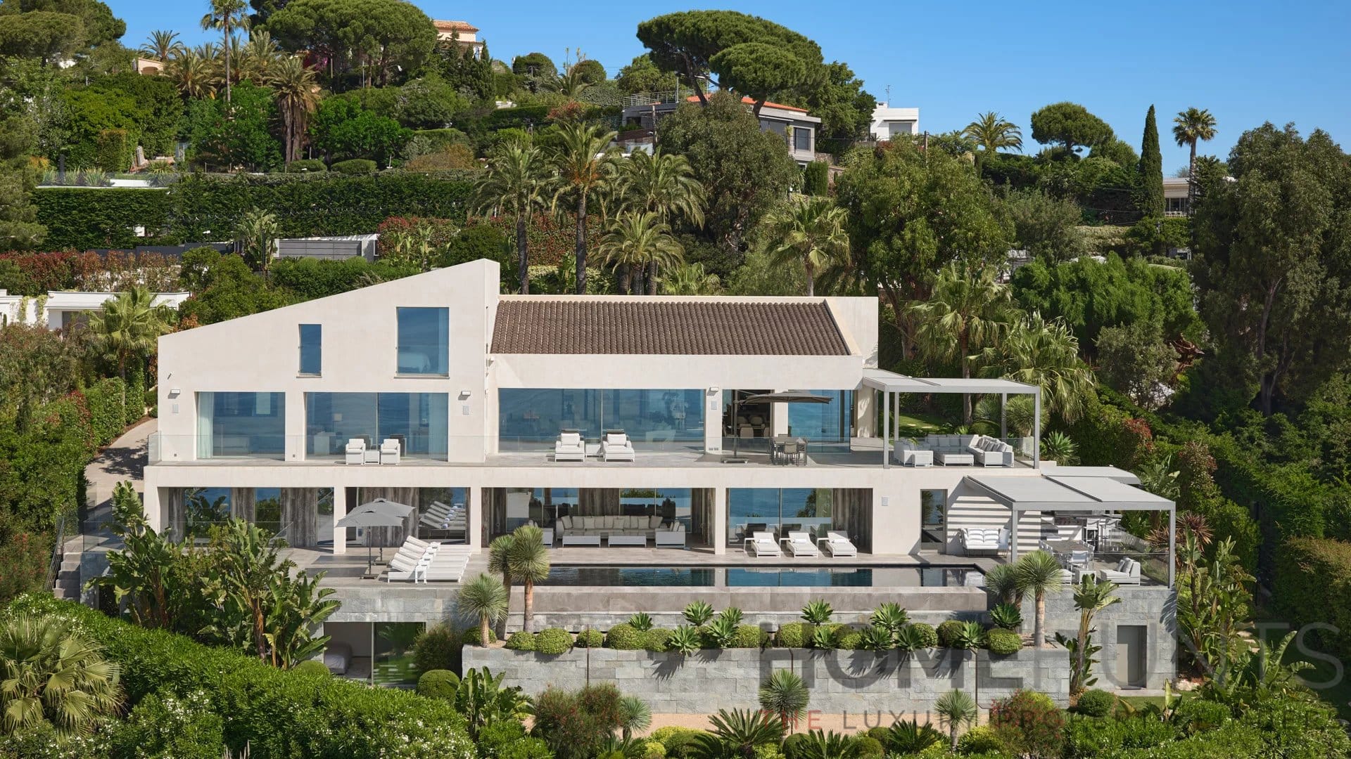 What to Consider When Choosing Where to Live in France