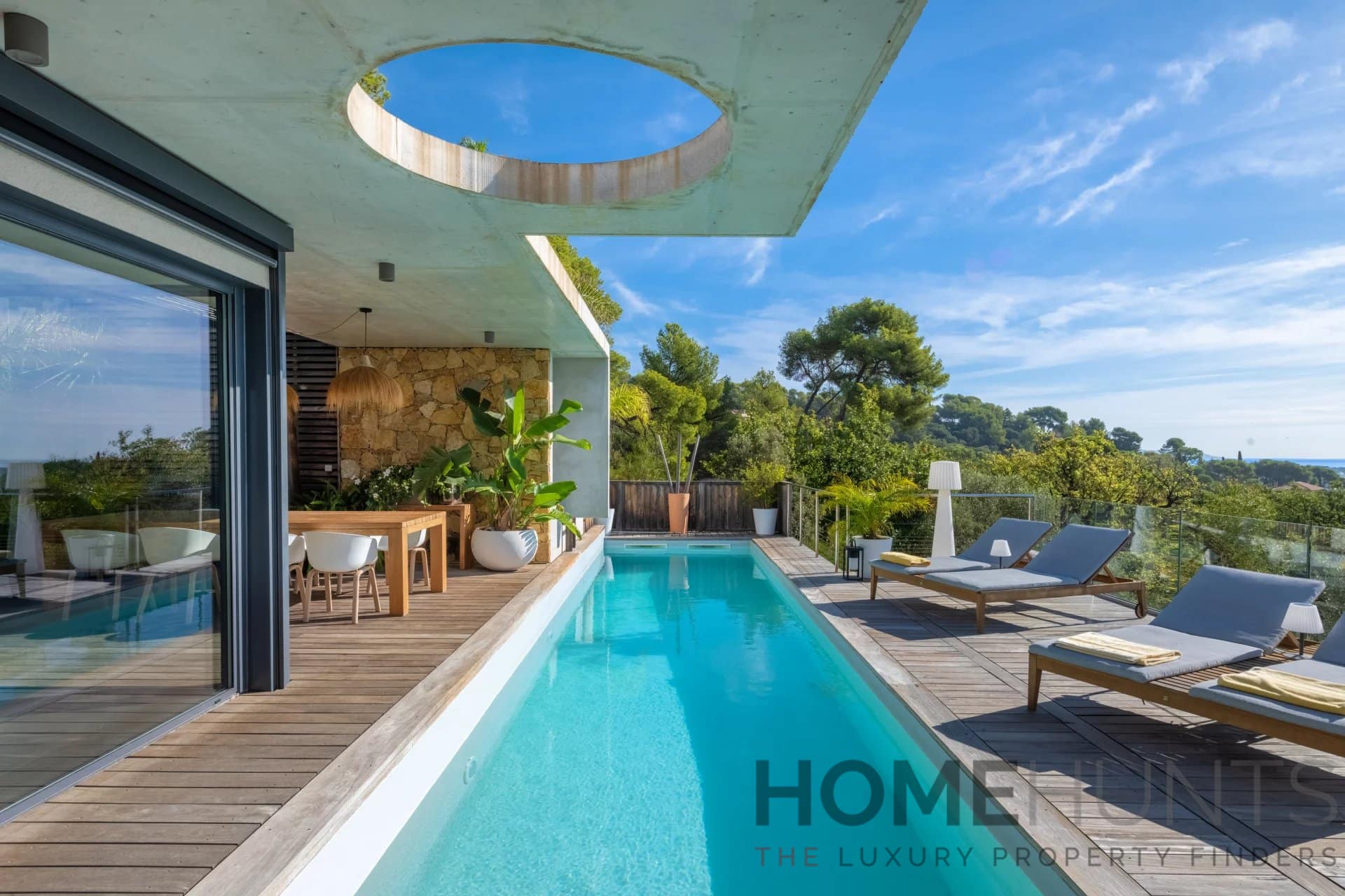 Villa/House For Sale in Hyeres - HH-15372713