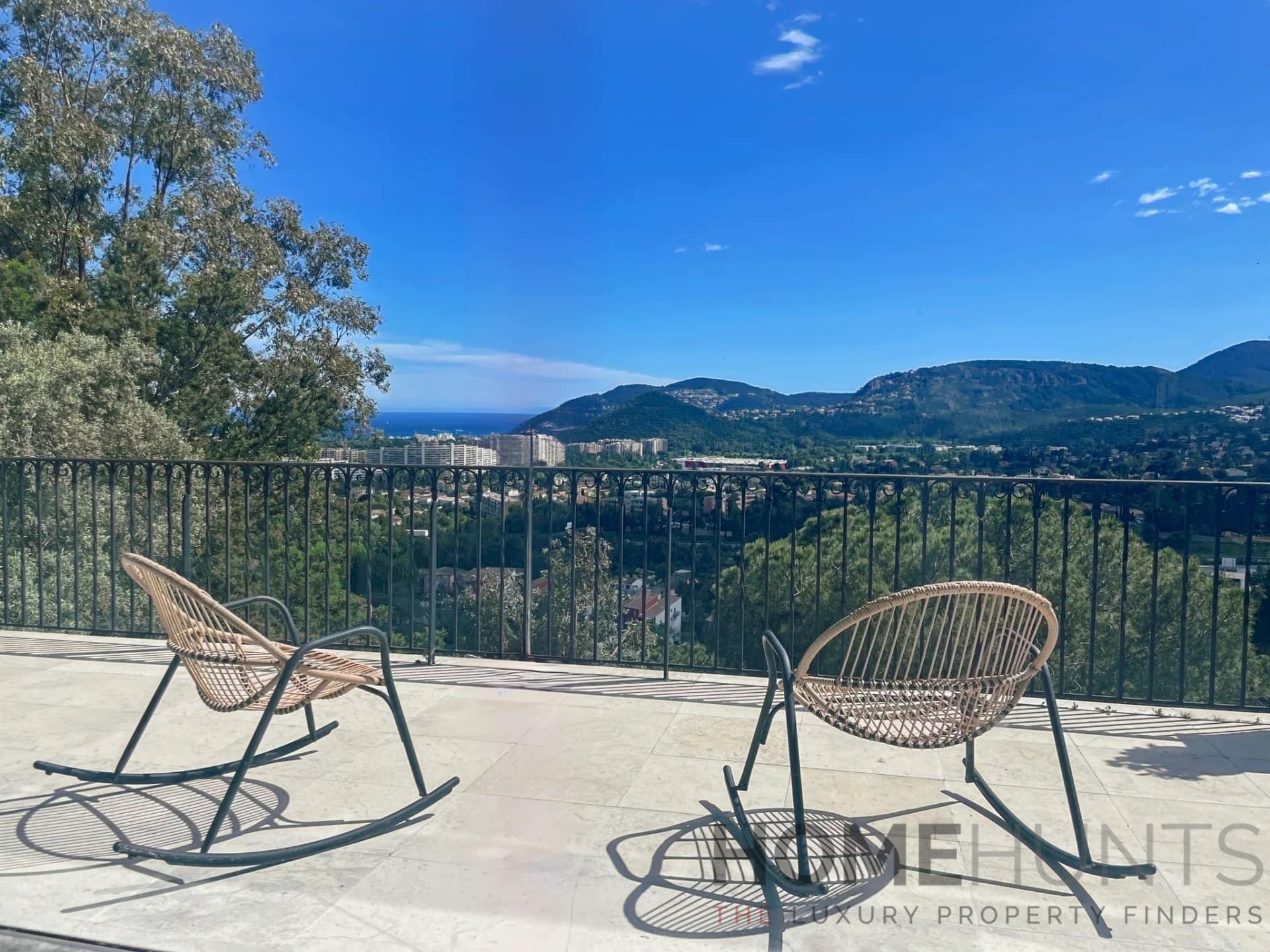 Villa/House For Sale in Mandelieu La Napoule - HH-15393091